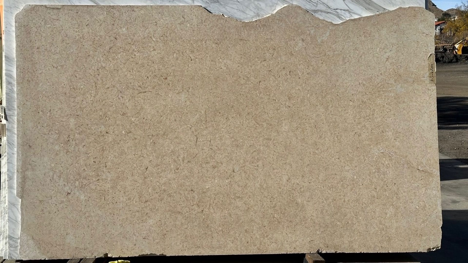 Gallo Sunny 2cm - Sophisticated Stone