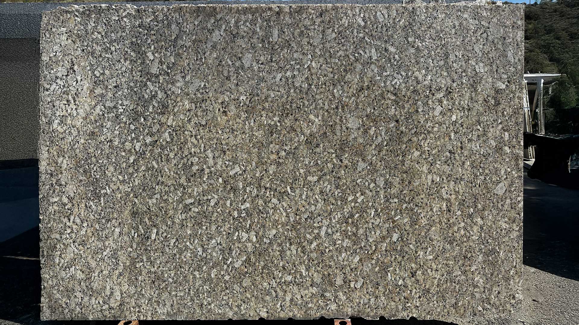 Golden Garnet Polished – Sophisticated Stone